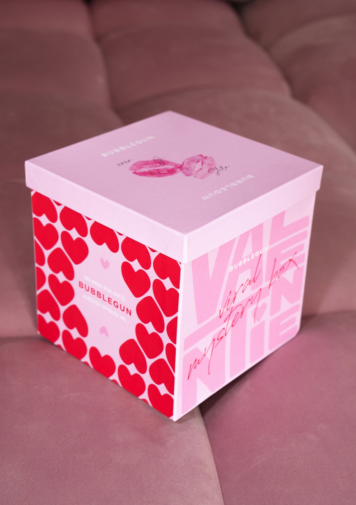 Red VIRAL MYSTERY BOX - BGWL2037 | BUBBLEGUN